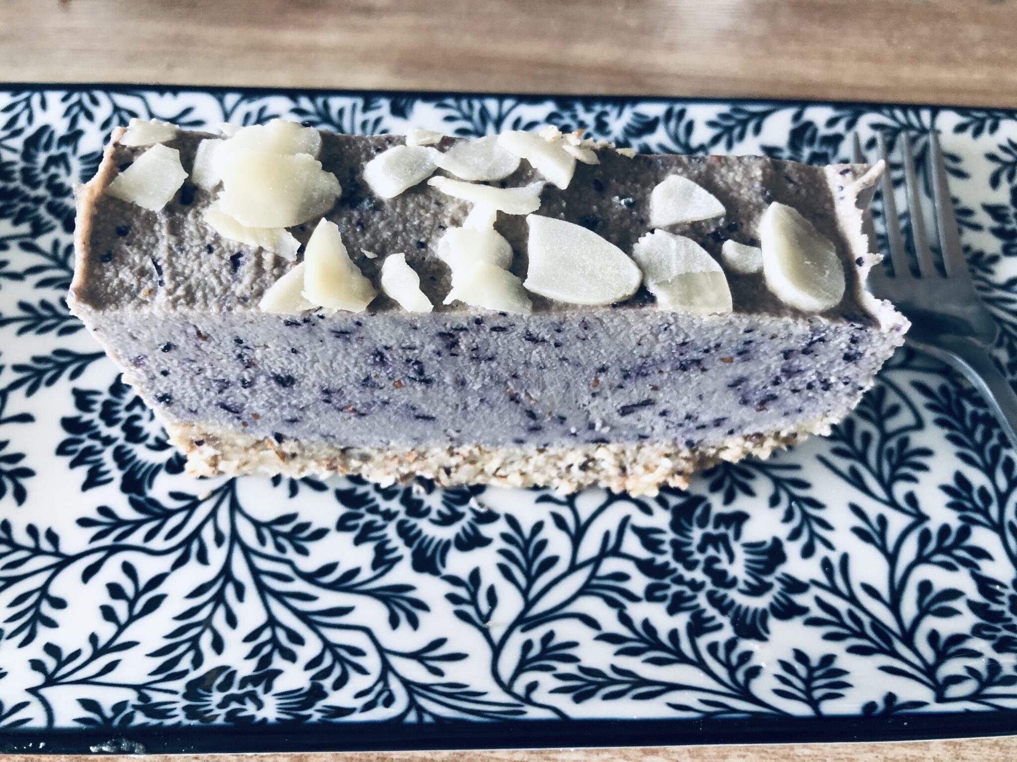 Черничный торт или черничный кешью-кейк